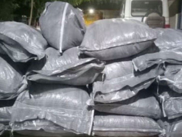 Father and son were selling doda poppy in the village, smugglers fled ...