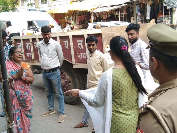 Murai Bagh, Rae Bareli Road and Jagatpur Main Road were freed from ...