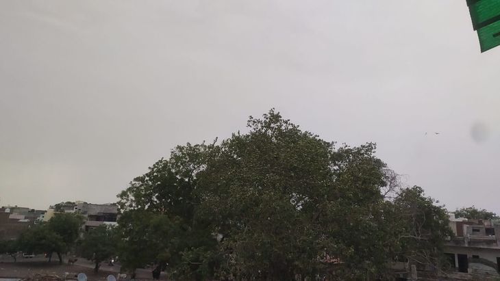 The temperature in Agra crossed 41 degrees during the day, in the ...