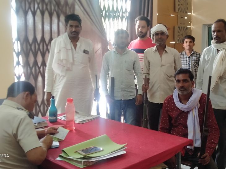 50% of licensed weapons deposited in Dabra-Bhitarwar, SDM said - will ...