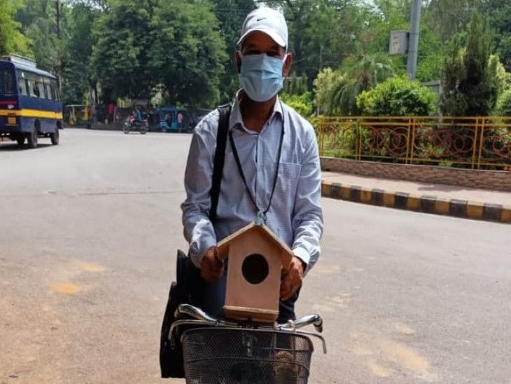 Distributing greenery by cycle, Prof. 'Green Guru', Interview of ...