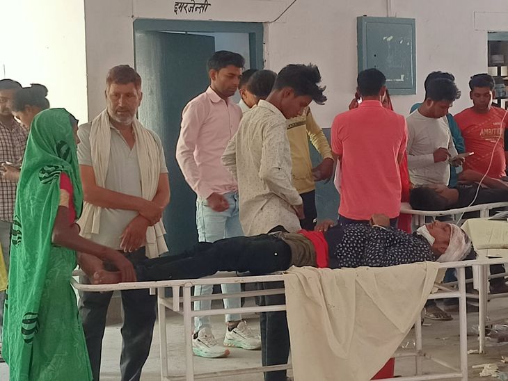 DCM-bike head-on collision, four injured | हसनपुर में सड़क हादसा ...