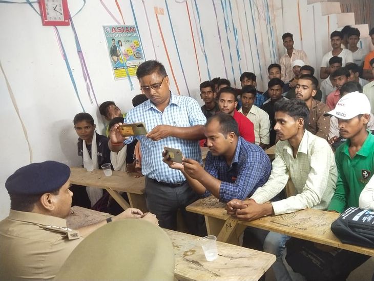 CO reached coaching centers to tell the benefits of Agneepath in Amritpur