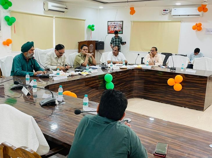 36 lakh saplings to be planted in Amroha DM said - officers, employees ...