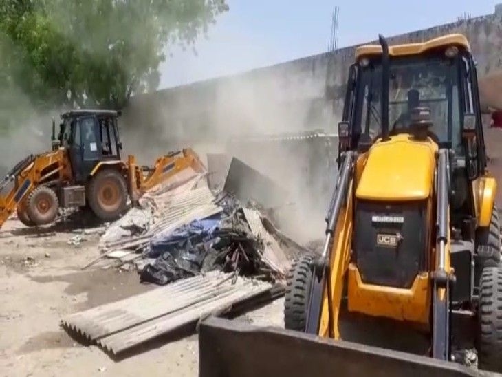 Illegal encroachment on 20 acres of Rezangala Park land; Demolition ...