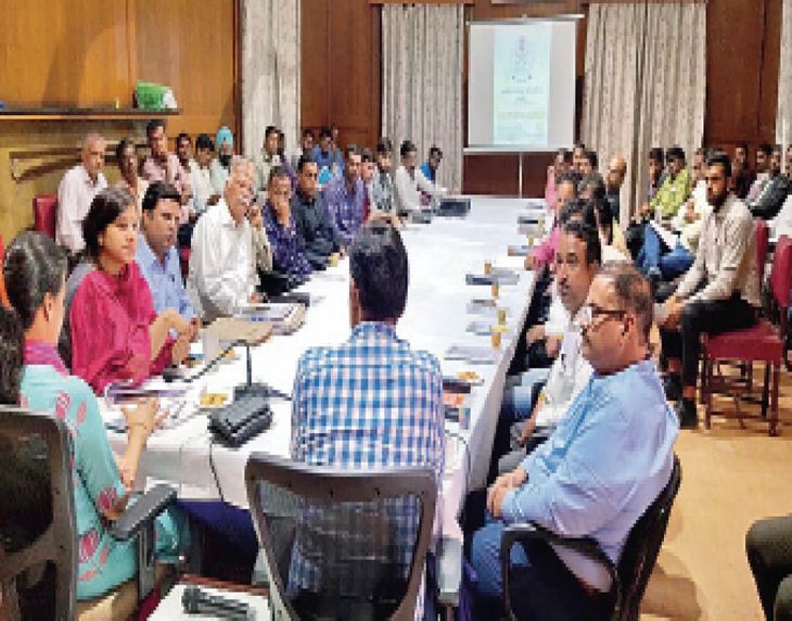 The district administration gave instructions to the school operators ...