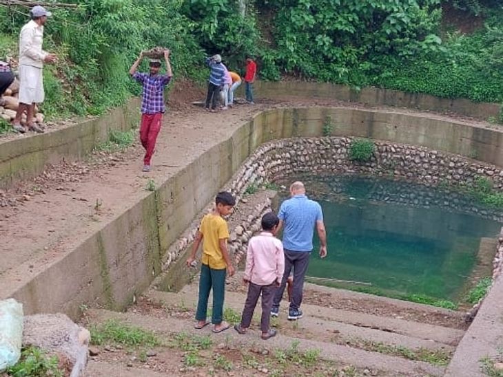 Renovation of swimming pool well stepwell of Hamirpur Providing water ...