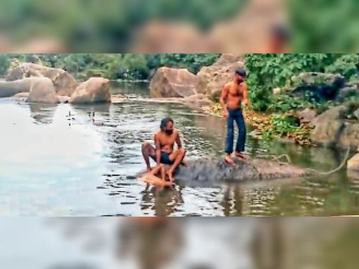 5 friends who went to visit Mount from Pali landed in the waterfall ...