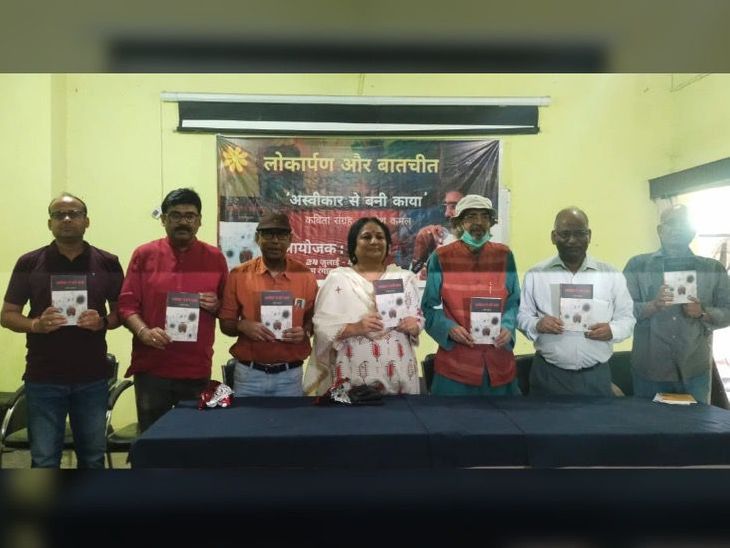 Alok Dhanwa asked - Savarkar apologized, and did whatever else, but why ...