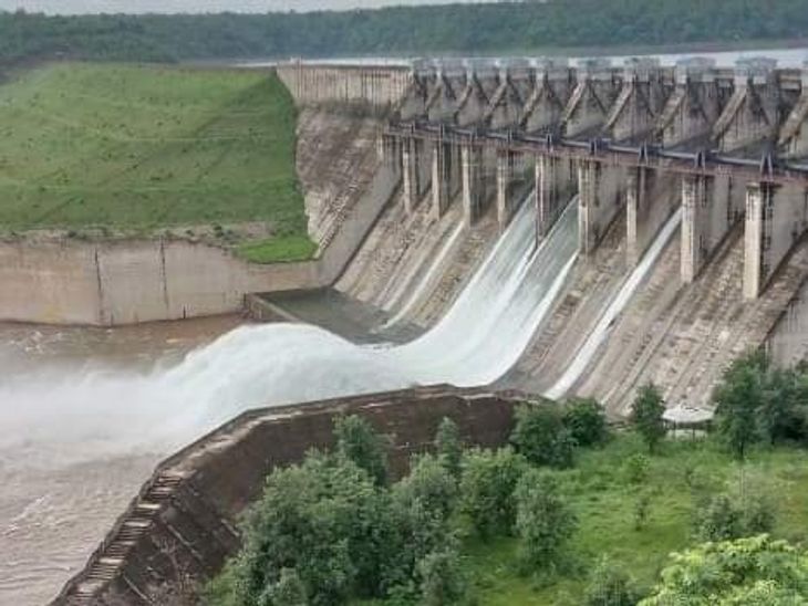 200 cumecs of water being released into the Sindh river after the ...