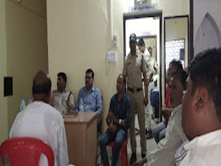 Everyone has to come forward to maintain traffic order | शांति समिति की ...