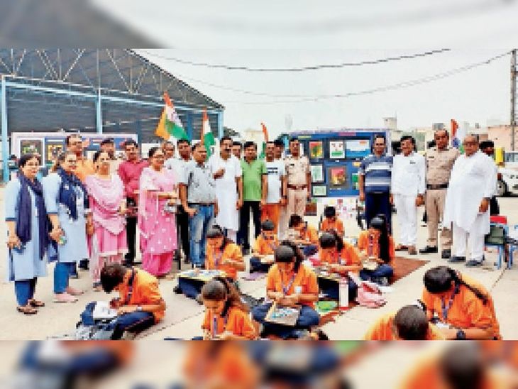 In Rahgiri, children gave a message to celebrate the tricolor campaign ...