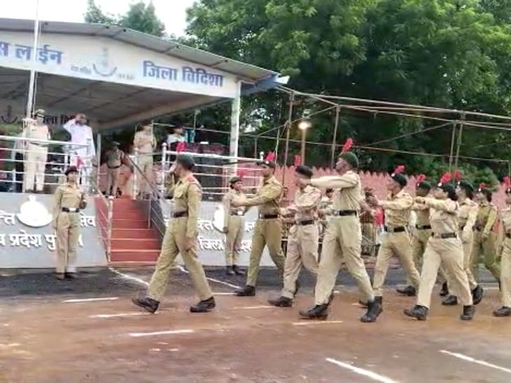 Full dress rehearsal of parade, salute was taken by retired DSP | 15 ...