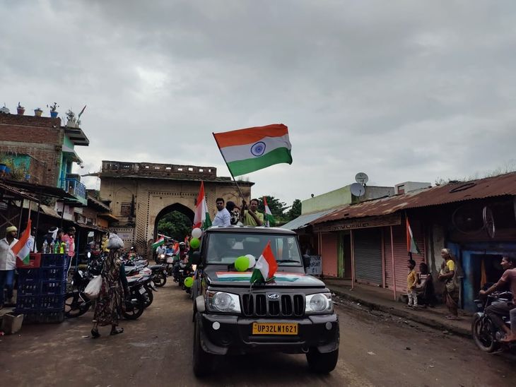 Tricolor bike rally taken out from Datia to Bhander | आजादी का अमृत ...