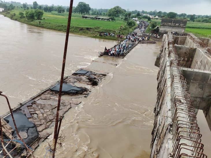Long queues waiting for traffic to start, police forces deployed to ...