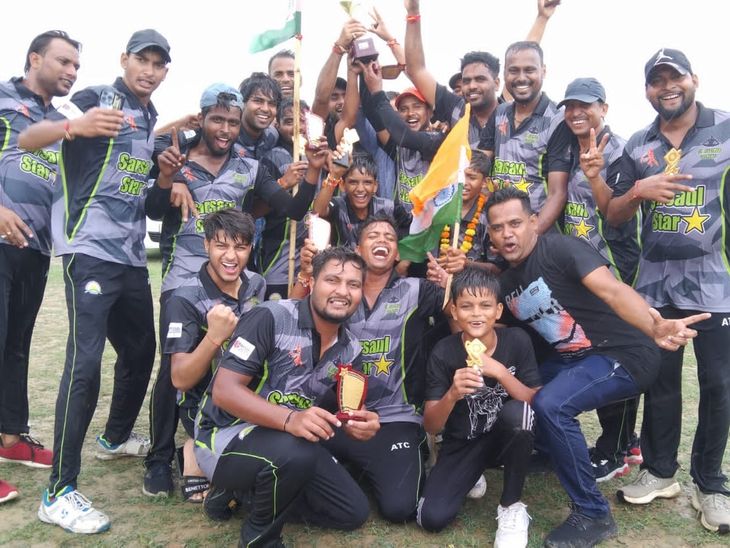 In the competition held in Narwal, the Kanpur team won the trophy, Amit ...