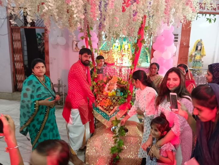 The birth anniversary of Shri Krishna was celebrated with pomp in ...