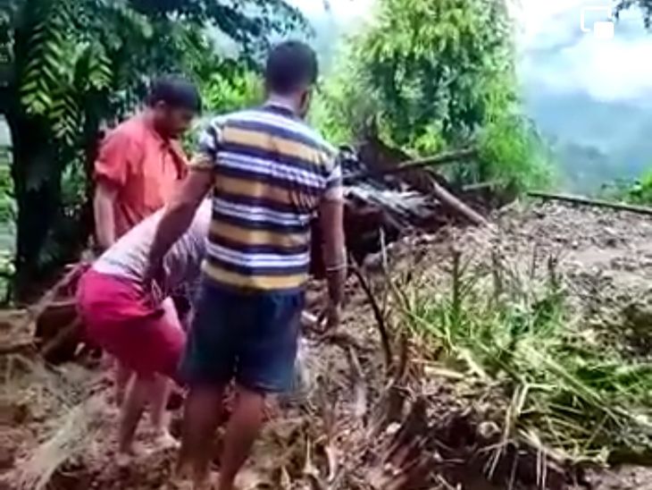 Cattle shelter collapsed due to heavy rain in Sihunta of Chamba | मलबे ...