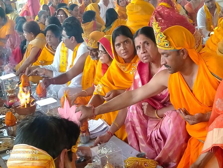 Procession taken out with Havan, worship, completion of 35-day Namokar ...