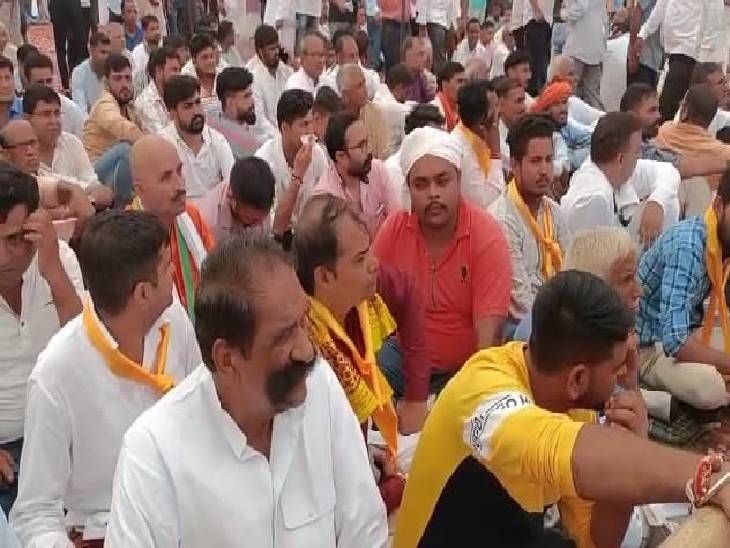 Mahapanchayat in support of Anu Tyagi in Noida ,The process of arrival ...