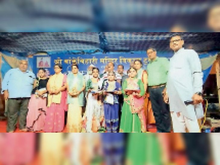 Pavani stood first and Riddhi Soni second in dance competition, the ...