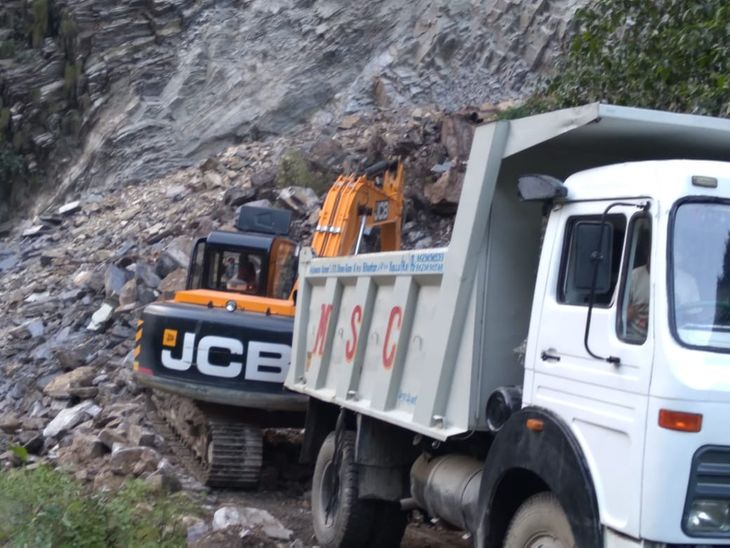 Landslide hill in Ambaru Nala of Gadsa Valley kullu Himachal, Contact ...