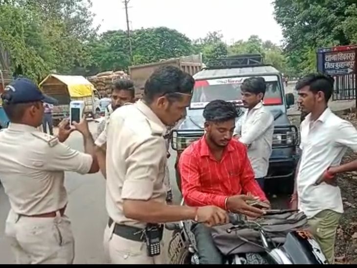 Shikarpura police station conducted a checking campaign of 2 wheeler-4 ...