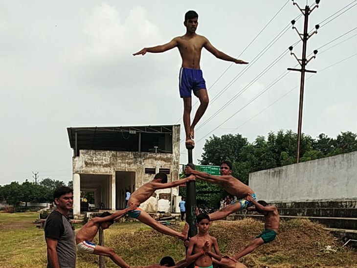 140 players of the district showed better game in Malkhamb | जिलास्तरीय ...