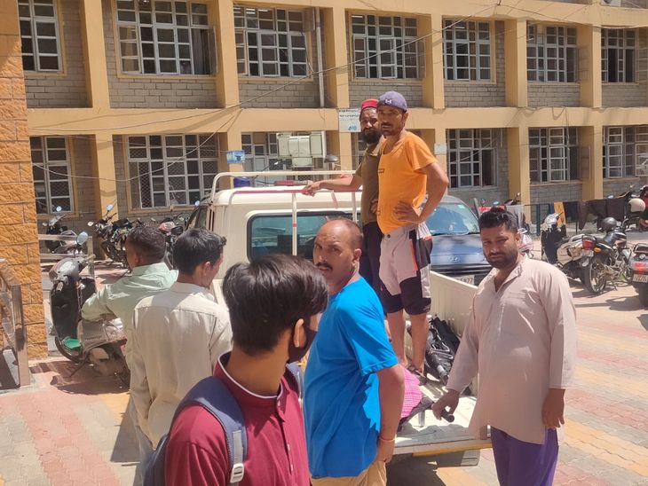 Kullu: dead body found on the banks of beas river in talogi | तलोगी में ...