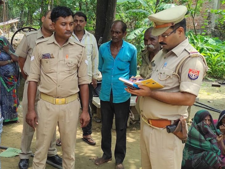 In Lalganj a student found swinging on a tree Used to study in tenth ...