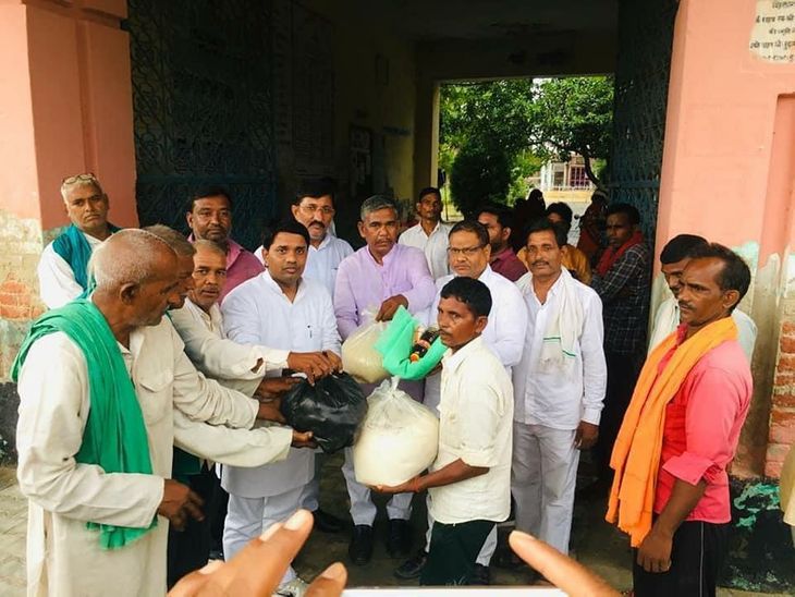 Distributed relief material himself and also called on others, extended ...