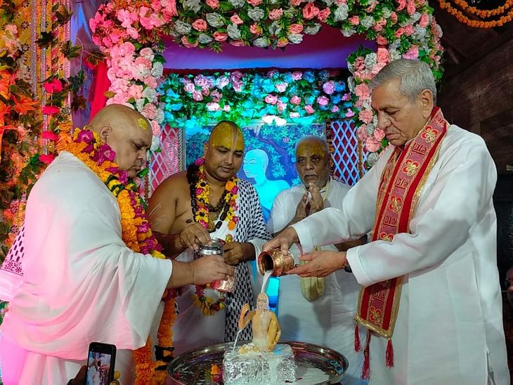 Swami Haridas did Panchamrit Abhishek, devotees danced on the ...