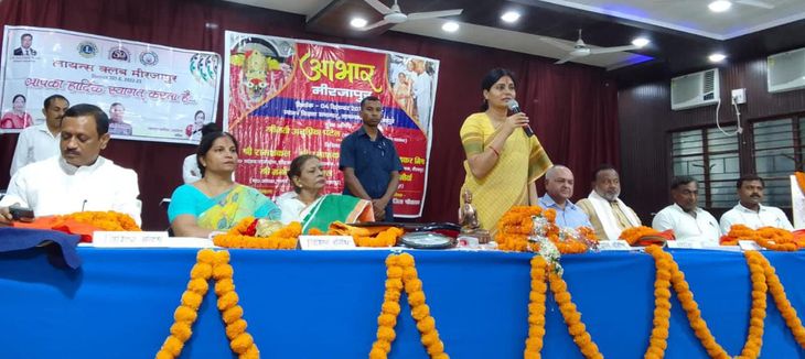 Kajli singer Padmashree Ajita Srivastava showed her talent as the chief ...