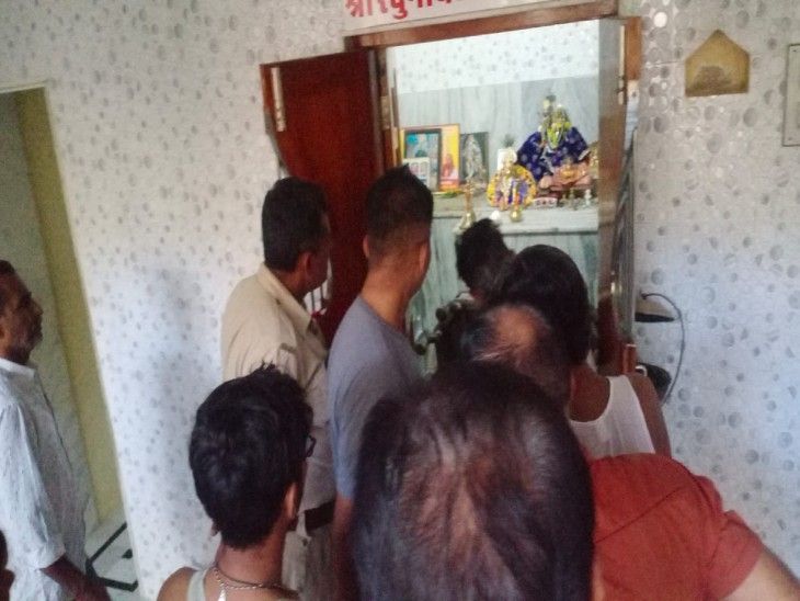 rajasthan barmer samdari Broken in donation box, stole 7 tola silver ...