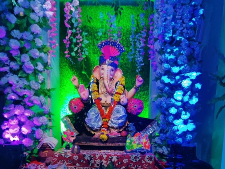 The city immersed in the worship of Vighnaharta, 56 Bhog imposed by ...