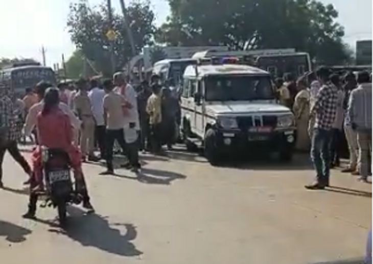 After the collision of two vehicles, the driver was beaten up, bus ...