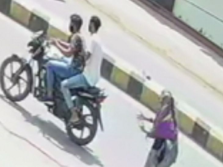 Gwalior Students Mobile Snatching Case; Robbers Arrested | छात्राओं से ...