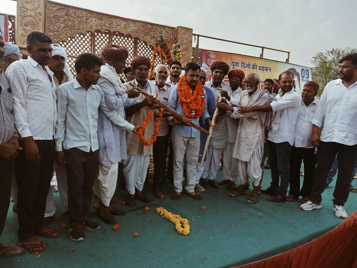 Crowd of supporters gathered on the birthday of former PCC secretary ...