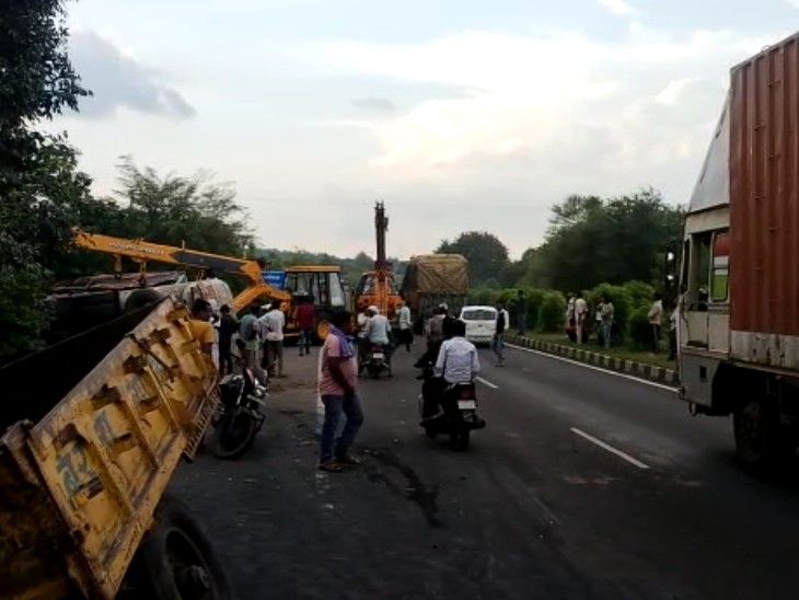 A tanker full of Dilut Solvent overturned after colliding with a ...