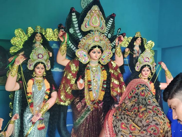 Statue of Mansa Devi installed in many places, people coming to worship ...