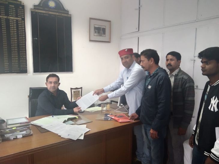 Rehri Phari union met the additional commissioner | रेहड़ी फड़ी यूनियन ...