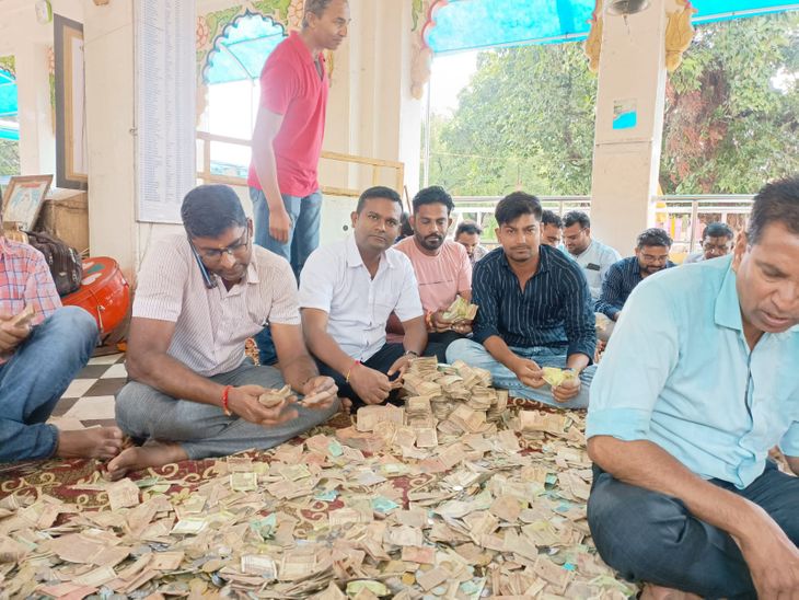 Withdraw lakhs of rupees from the donation box, the administration is ...