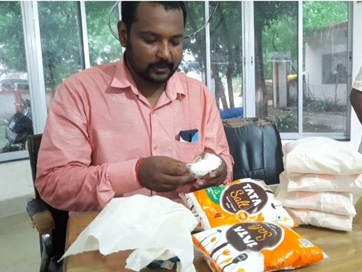 Fake salt caught 1 thousand packets from 5 shops, police engaged in ...