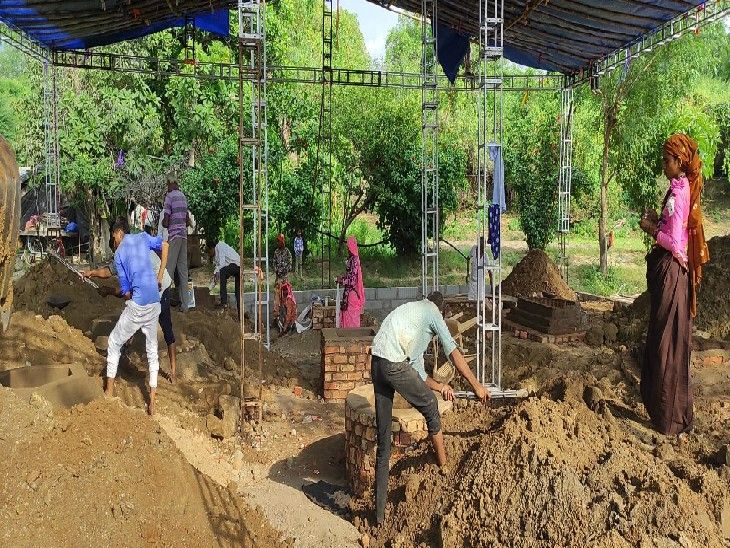 Yagyashala being prepared for Navkundi Shatchandi Mahayagya in ...