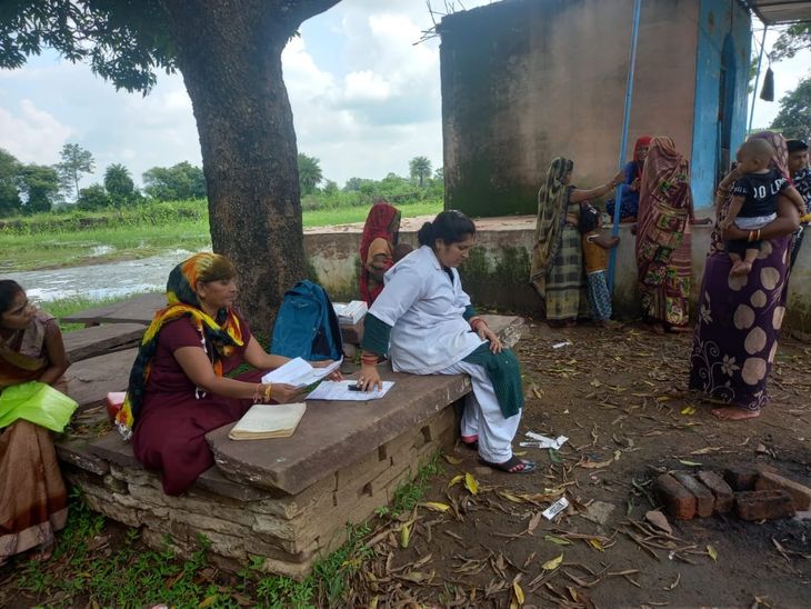 Vaccination had to be done in the open field in Khimlasa, the ...