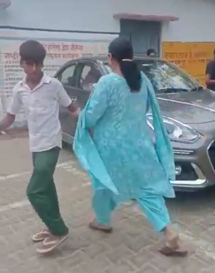 A minor's tonga was raised after touching the car of a female doctor ...