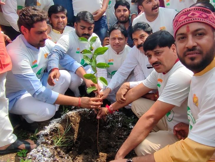 Come plant trees, make Madhya Pradesh green | मोदी के जन्मदिन पर ...