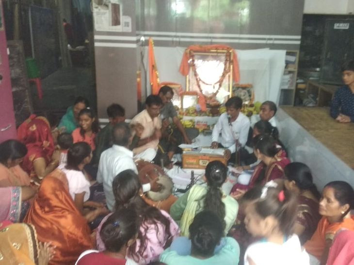 Worship done in factories by performing Havan, Aarti performed in the ...