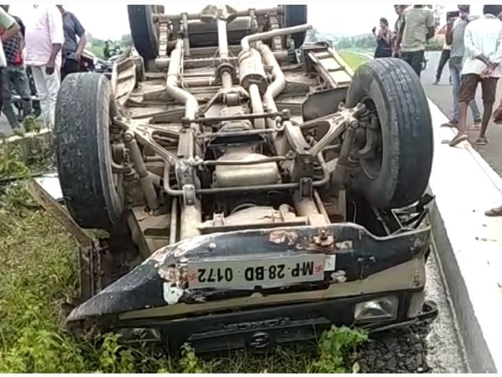Accident on NH 69, driver including 16 children injured; two are in critical condition | बैतूल ...