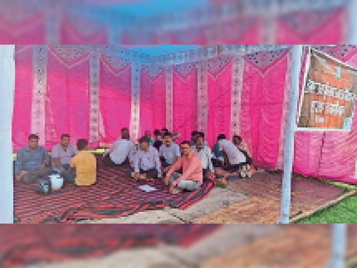 According to the agreement in 2019, the revenue sub-inspector went on ...